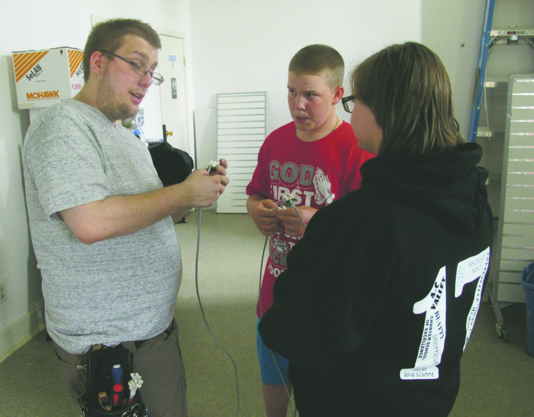 Industry Club students get hands-on PC experience | News, Sports, Jobs ...